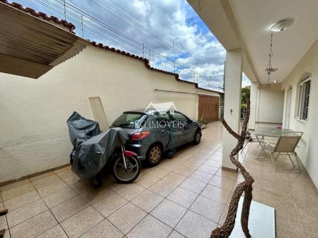 Casa com 3 quartos à venda em Belo Horizonte, no bairro Milionários