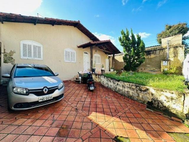 Casa com 3 quartos à venda em Belo Horizonte, no bairro Santa Amélia