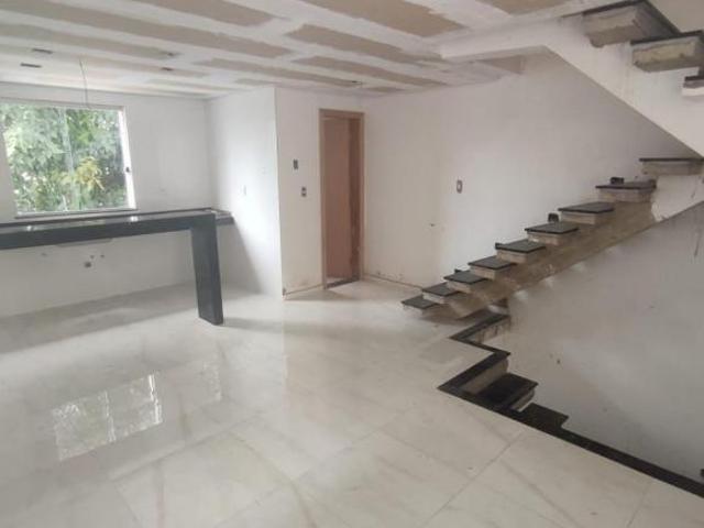 Casa com 3 quartos à venda em Belo Horizonte, no bairro Santa Amélia
