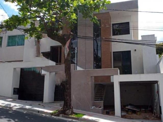 Casa com 3 quartos à venda em Belo Horizonte, no bairro Santa Rosa