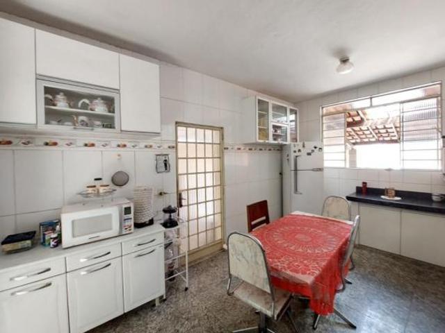 Casa com 3 quartos à venda em Belo Horizonte, no bairro Serrano