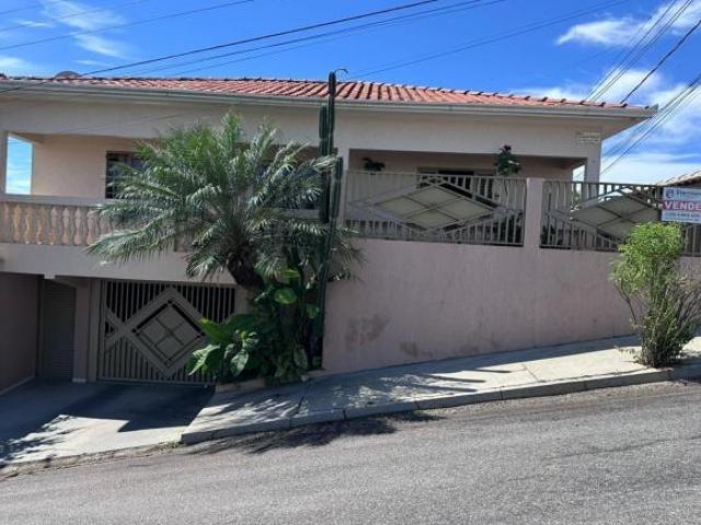 Casa com 3 quartos à venda em Borda Da Mata, no bairro Santa Rita