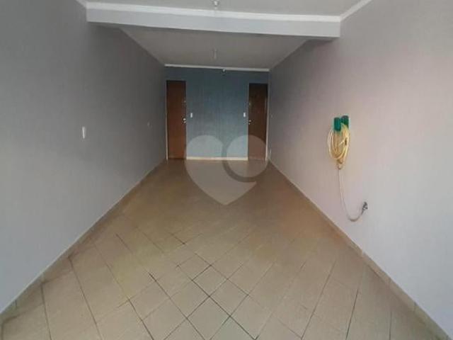 Casa com 3 quartos à venda em Centro SP