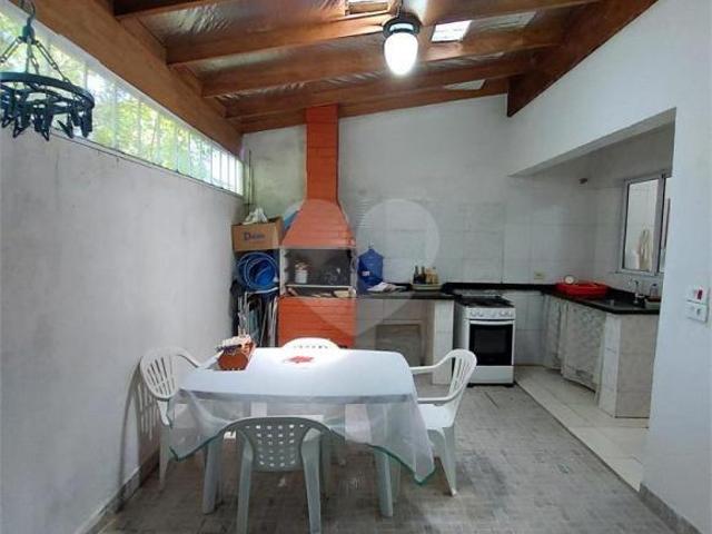 Casa com 3 quartos à venda em Centro SP