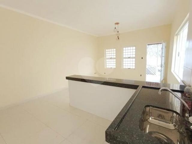 Casa com 3 quartos à venda em Centro SP
