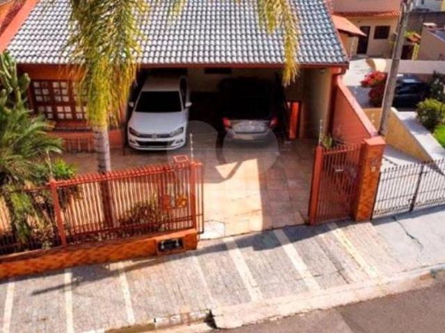 Casa com 3 quartos à venda em Centro SP