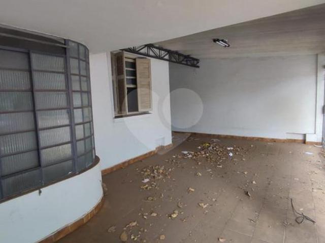 Casa com 3 quartos à venda em Centro SP