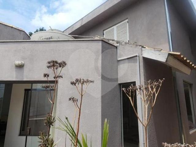 Casa com 3 quartos à venda em Centro SP