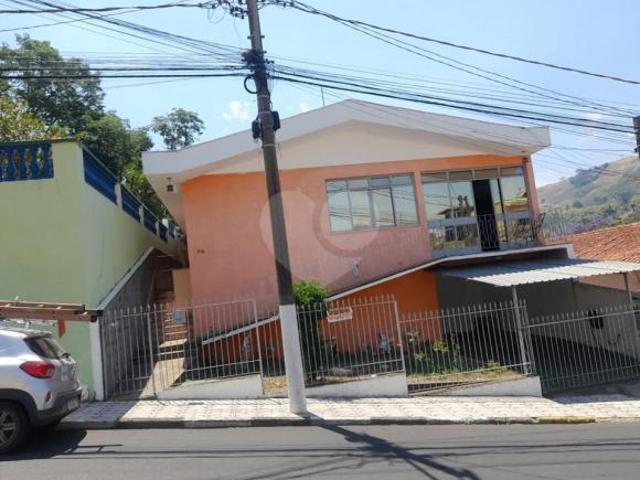 Casa com 3 quartos à venda em Centro SP