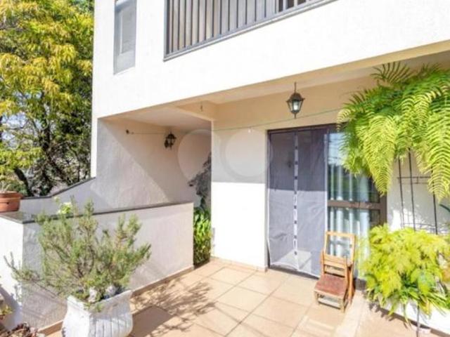 Casa com 3 quartos à venda em Centro SP
