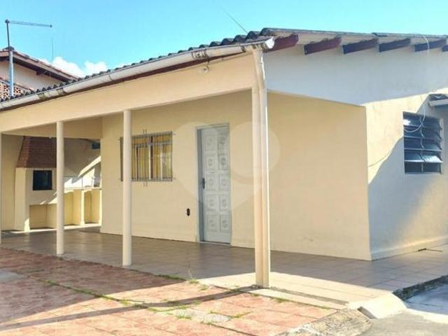 Casa com 3 quartos à venda em Centro SP