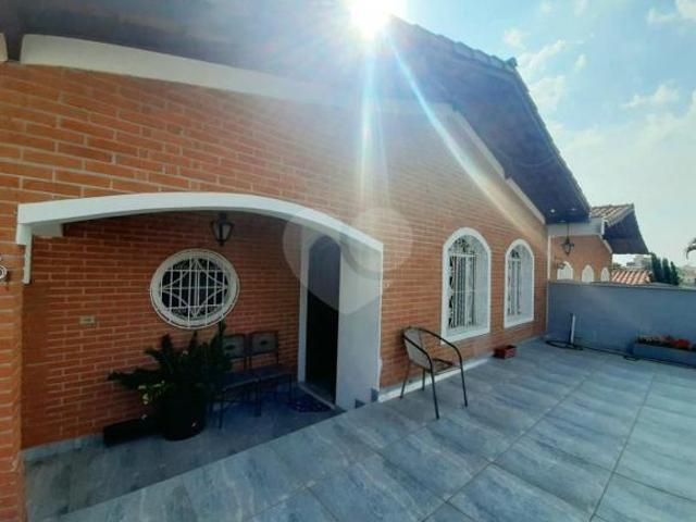 Casa com 3 quartos à venda em Centro SP