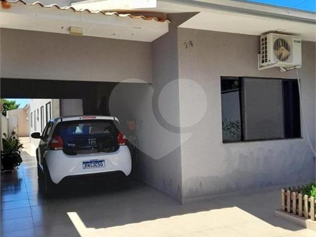 Casa com 3 quartos à venda em Centro PR