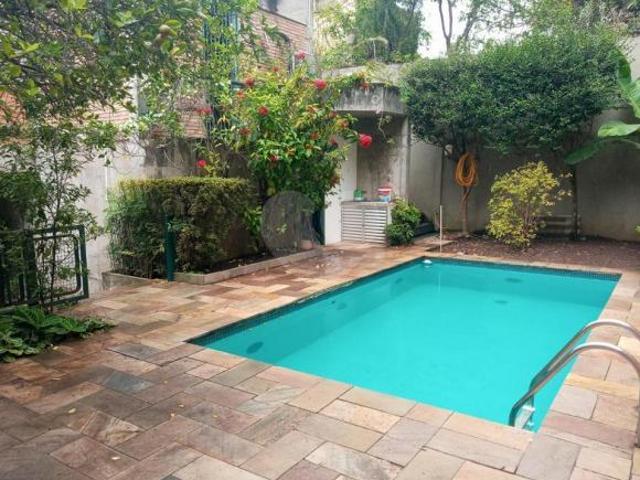 Casa com 3 quartos à venda em Cerqueira César SP