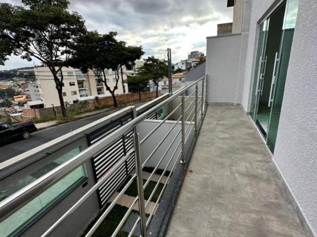 Casa com 3 quartos à venda em Contagem, no bairro Cabral