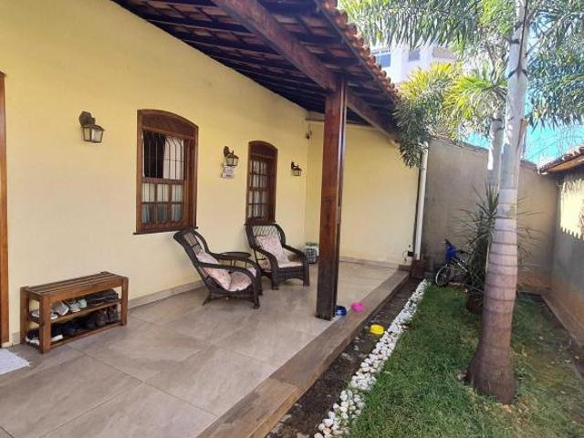 Casa com 3 quartos à venda em Contagem, no bairro Jardim Industrial
