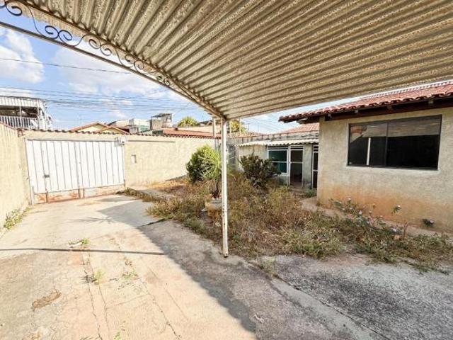 Casa com 3 quartos à venda em Contagem, no bairro Novo Progresso