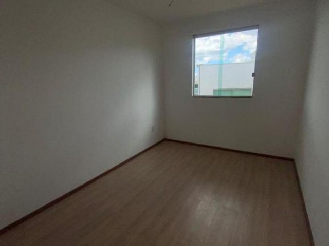 Casa com 3 quartos à venda em Contagem, no bairro Três Barras
