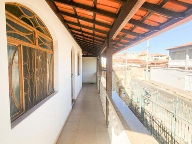 Casa com 3 quartos à venda em Contagem, no bairro Vila Pérola