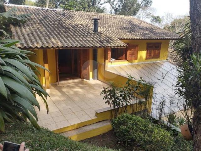 Casa com 3 quartos à venda em Condomínio Iolanda SP