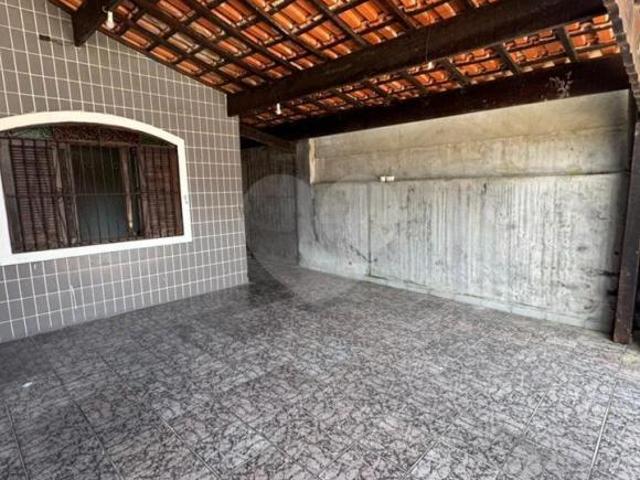 Casa com 3 quartos à venda em Guilhermina SP