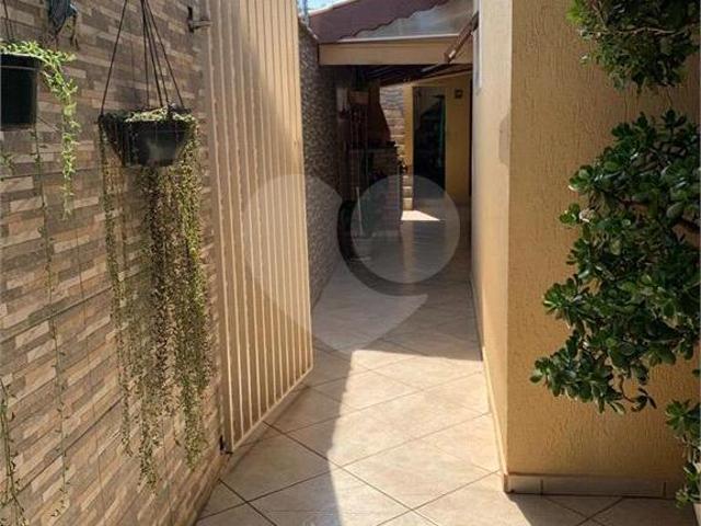 Casa com 3 quartos à venda em Jardim Danúbio SP