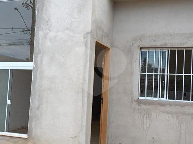 Casa com 3 quartos à venda em Jardim Oásis SP