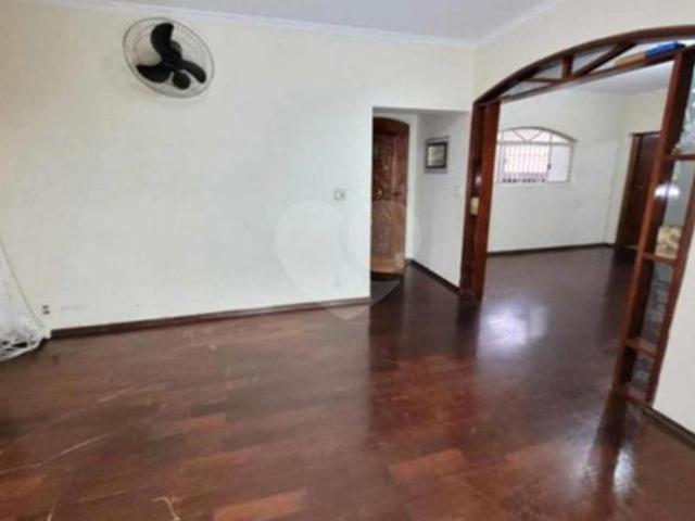Casa com 3 quartos à venda em Jardim Santa Mena SP