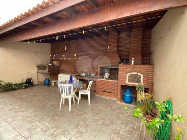 Casa com 3 quartos à venda em Jardim regina SP