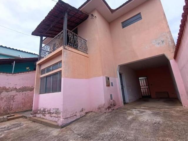 Casa com 3 quartos à venda em Nepomuceno, no bairro Vila Esméria