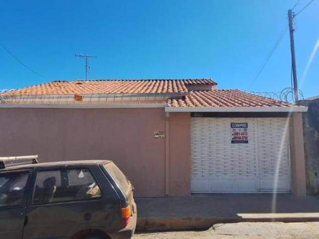 Casa com 3 quartos à venda em Nepomuceno, no bairro Vila Ester