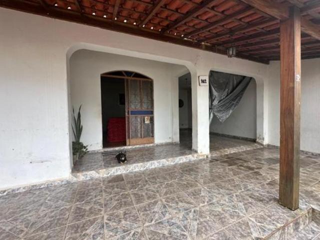 Casa com 3 quartos à venda em Nepomuceno, no bairro Vila Leolita