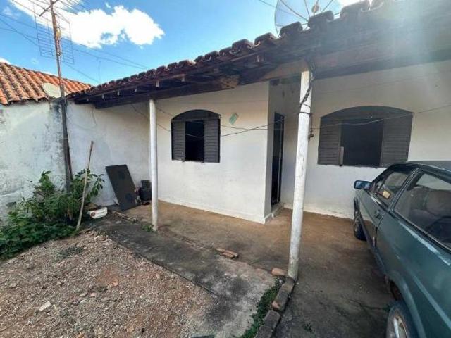 Casa com 3 quartos à venda em Nepomuceno, no bairro Vila Leolita