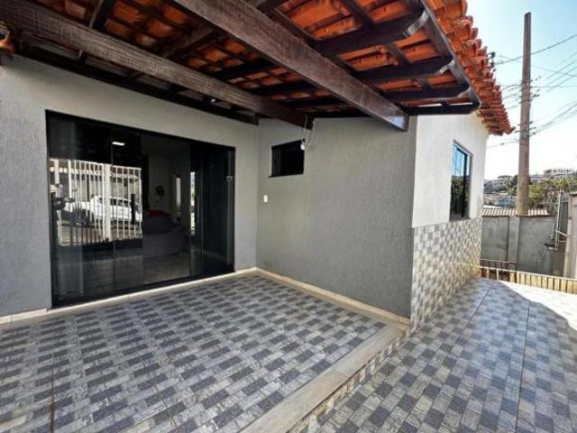 Casa com 3 quartos à venda em Nepomuceno, no bairro Centro