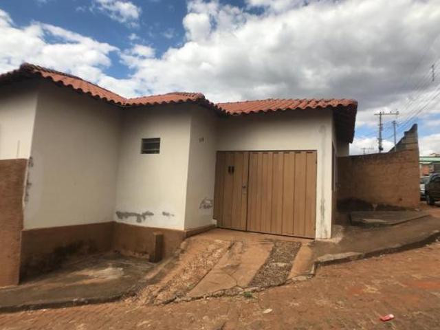 Casa com 3 quartos à venda em Nepomuceno, no bairro Centro