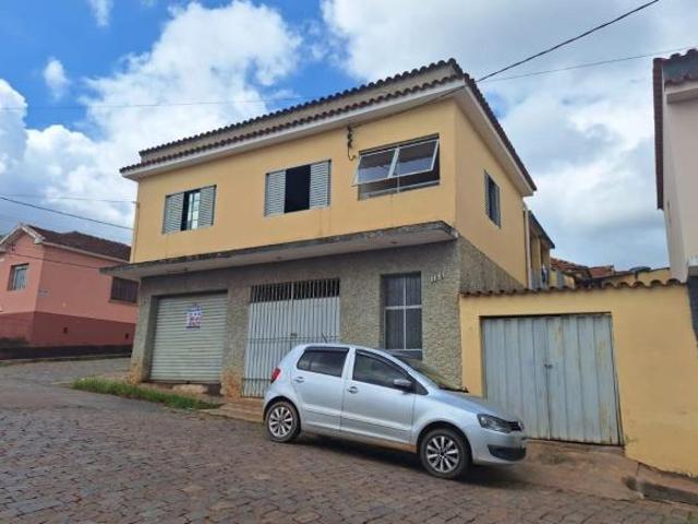 Casa com 3 quartos à venda em Nepomuceno, no bairro Centro