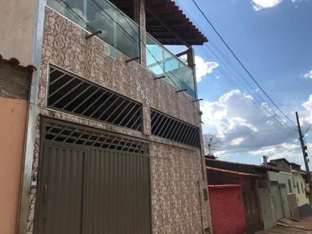 Casa com 3 quartos à venda em Nepomuceno, no bairro Sao Francisco