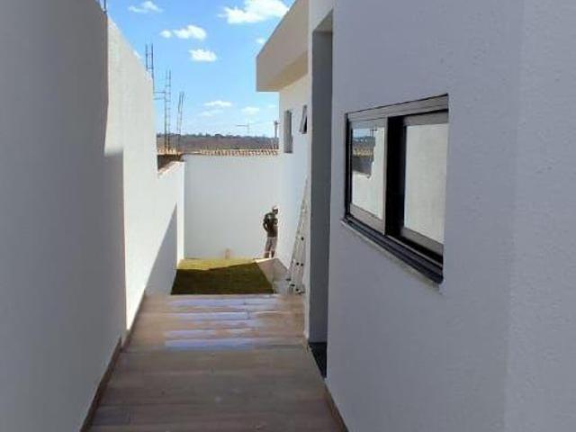 Casa com 3 quartos à venda em Pedro Leopoldo, no bairro Parque Andiara