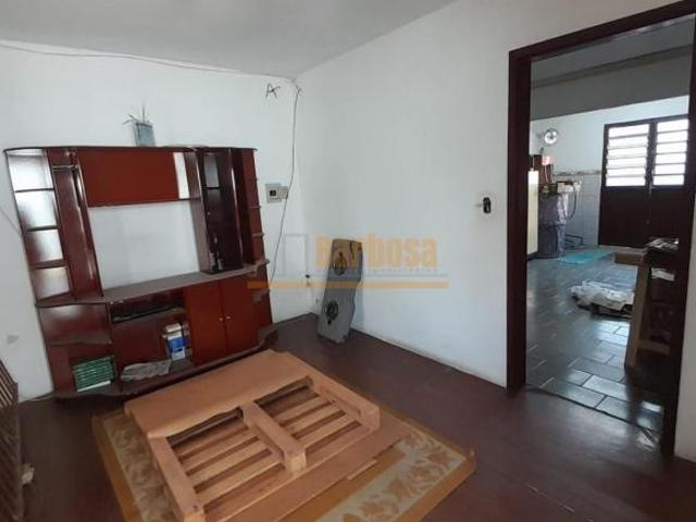 Casa com 3 quartos à venda em Pelotas, no bairro Três Vendas