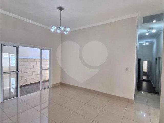 Casa com 3 quartos à venda em Pinheirinho SP
