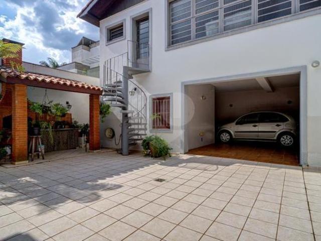Casa térrea com 3 quartos no Alto da Boa Vista
