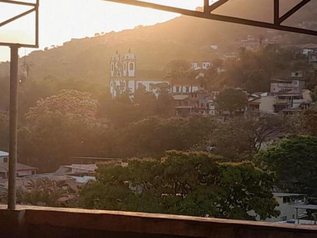 Casa com 3 quartos à venda em Sabará, no bairro Vila Santo Antônio De Pádua