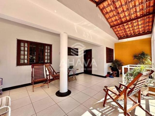 Casa com 3 Quartos à Venda, Itapoã