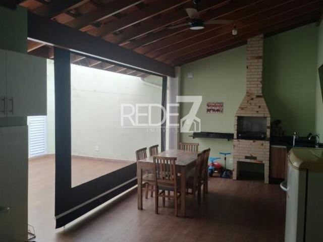Casa com 3 quartos à Venda na Vila Costa e Silva, em Campinas: Luxo e Conforto em 180m²!