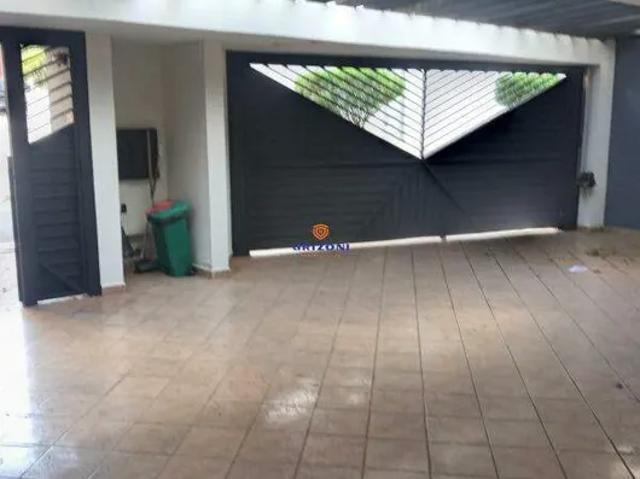 Casa com 3 quartos à venda na Vila Universitária