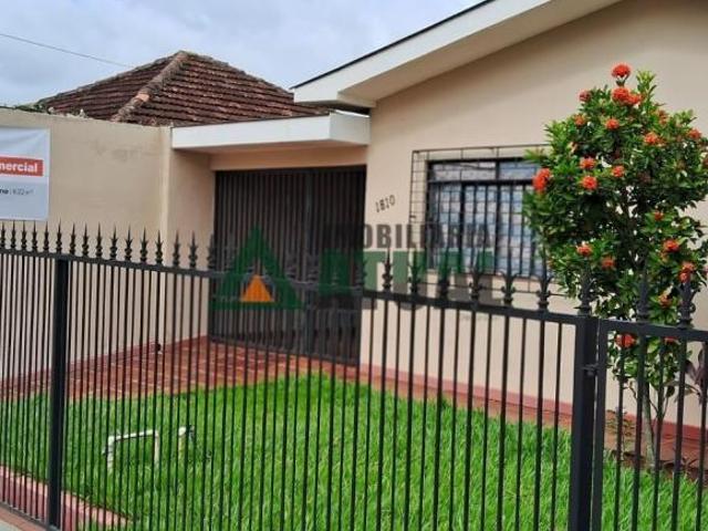 CASA COM 3 QUARTOS A VENDA NA REGIÃO CENTRAL