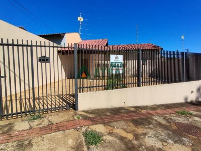 CASA COM 3 QUARTOS A VENDA NA REGIÃO LESTE