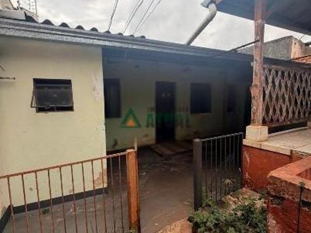 CASA COM 3 QUARTOS A VENDA NA REGIÃO LESTE