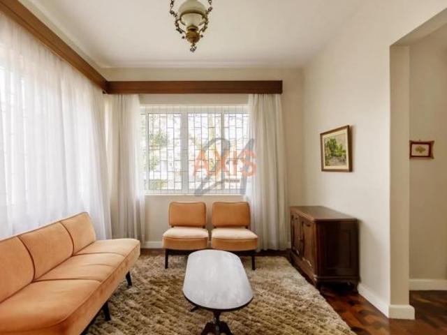Casa com 3 Quartos à Venda na Rua Tenente João Gomes da Silva | Vista Alegre Curitiba