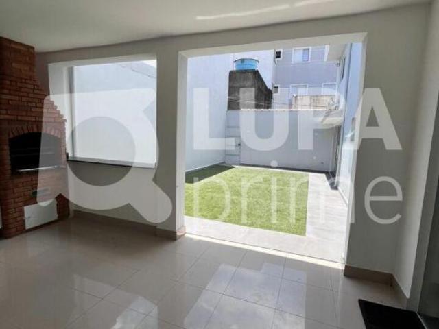 CASA COM 3 QUARTOS À VENDA NO TUCURUVI